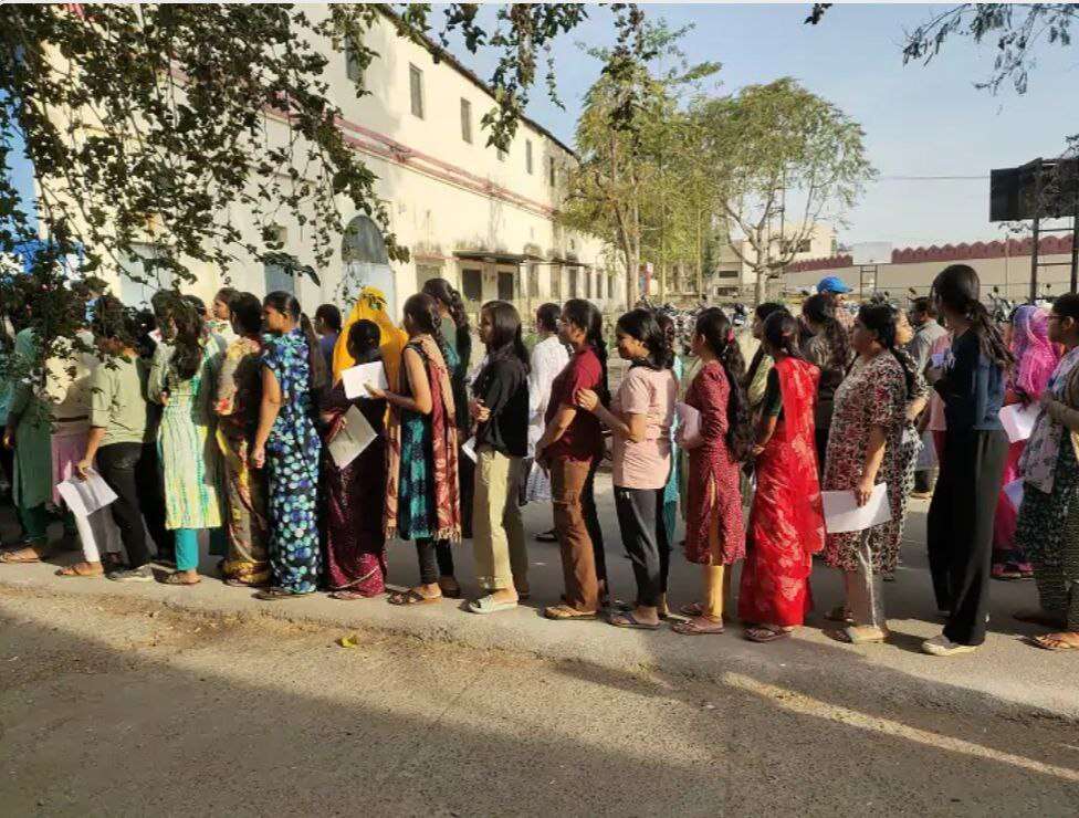 REET 2025: Face Scanning Introduced at Exam Centers in Udaipur