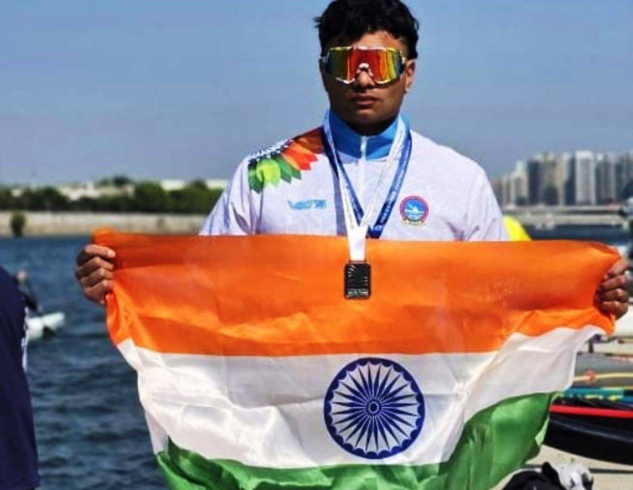 Udaipur's kayaking player Harshvardhan Singh Shaktiawat won bronze ...
