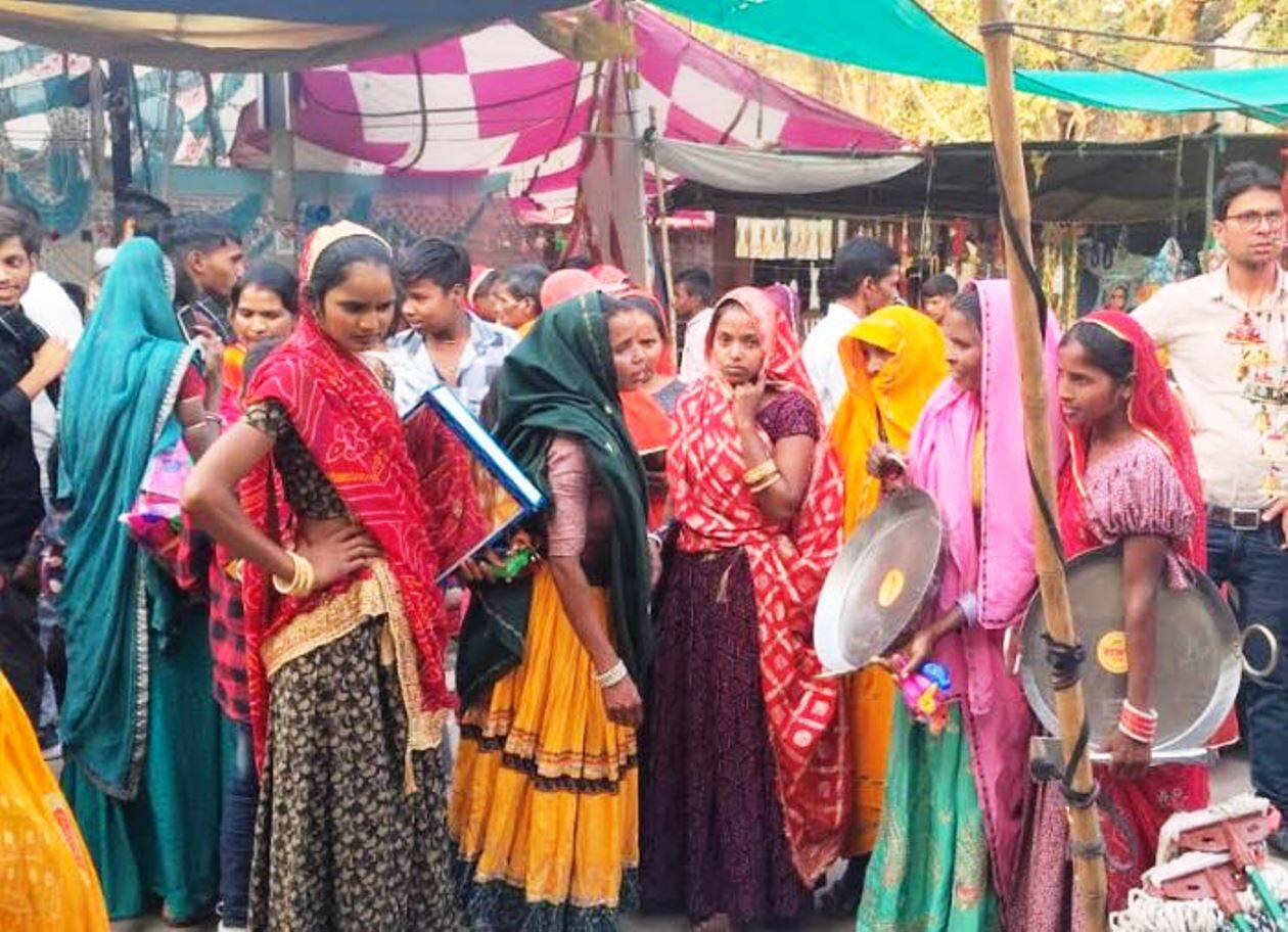 Huge crowd of people on the last day of Gogunda Gangaur Mela