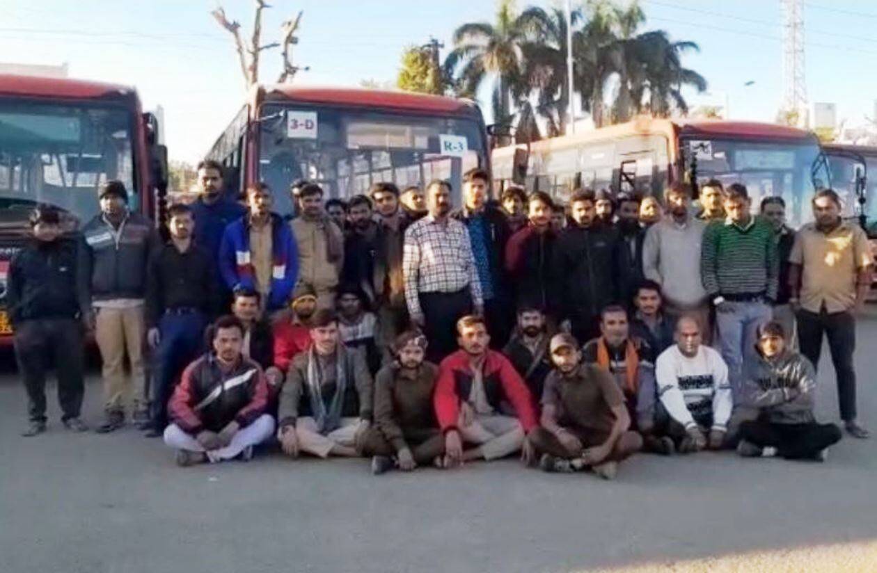 Wheels of city buses of Udaipur Municipal Corporation stopped