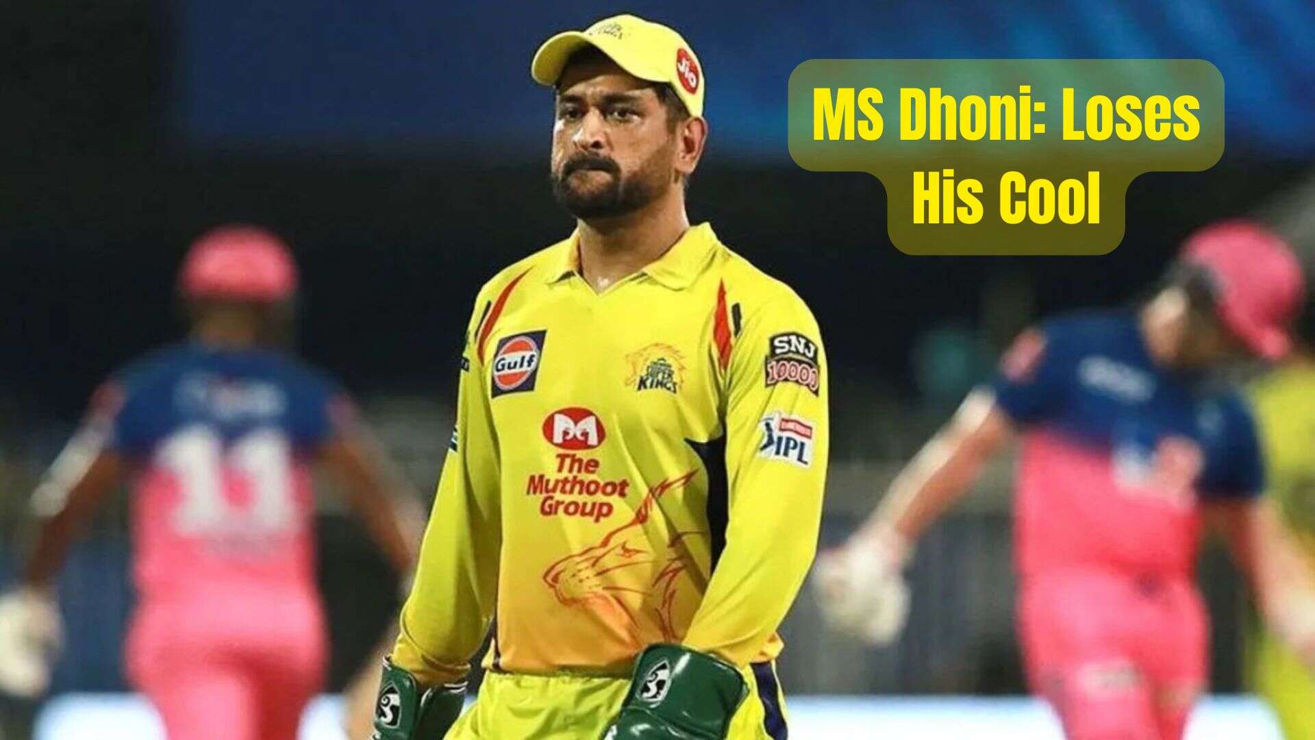 Dhoni Reacts as CSK Players Ignore On-Field Advice