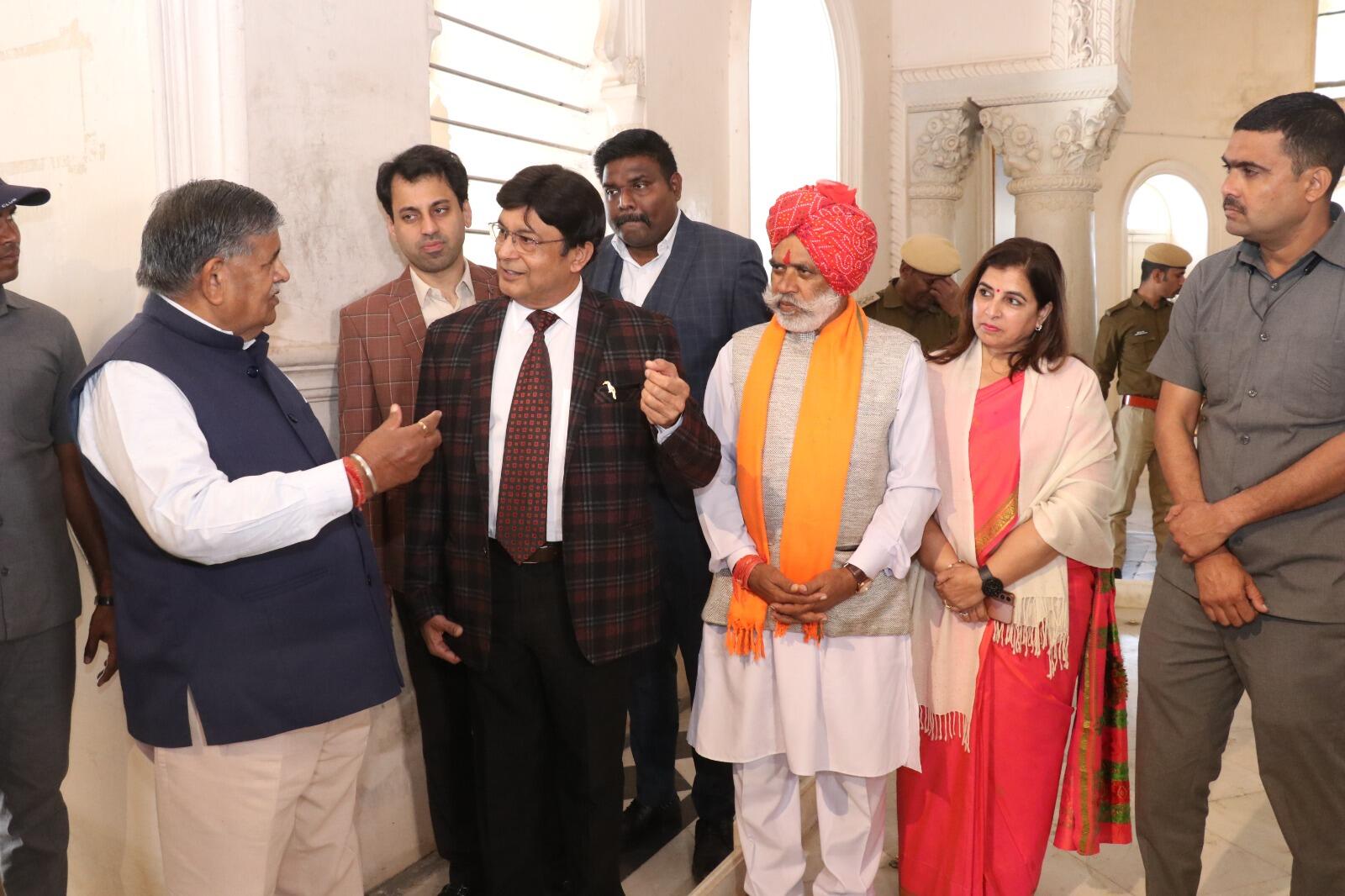 Governor Kataria inaugurated Raptor Exhibition at Sajjangarh Palace
