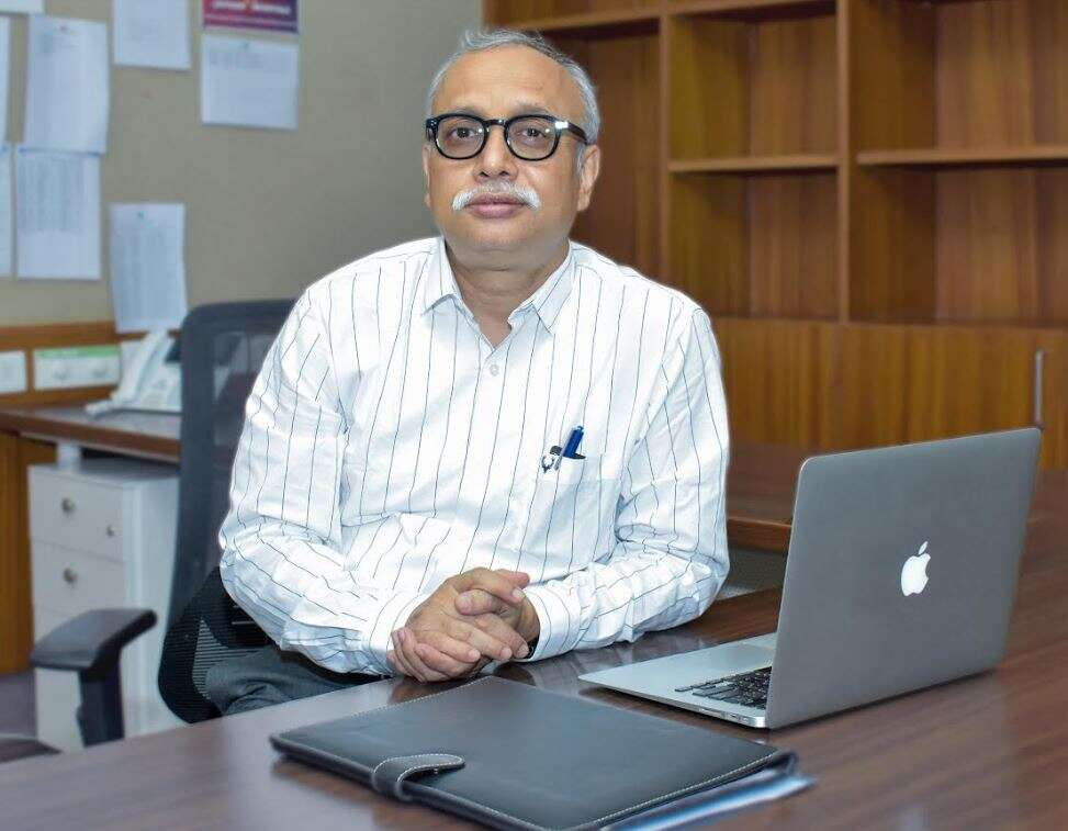 Professor Janat Shah hands over the legacy of IIM Udaipur to Professor ...