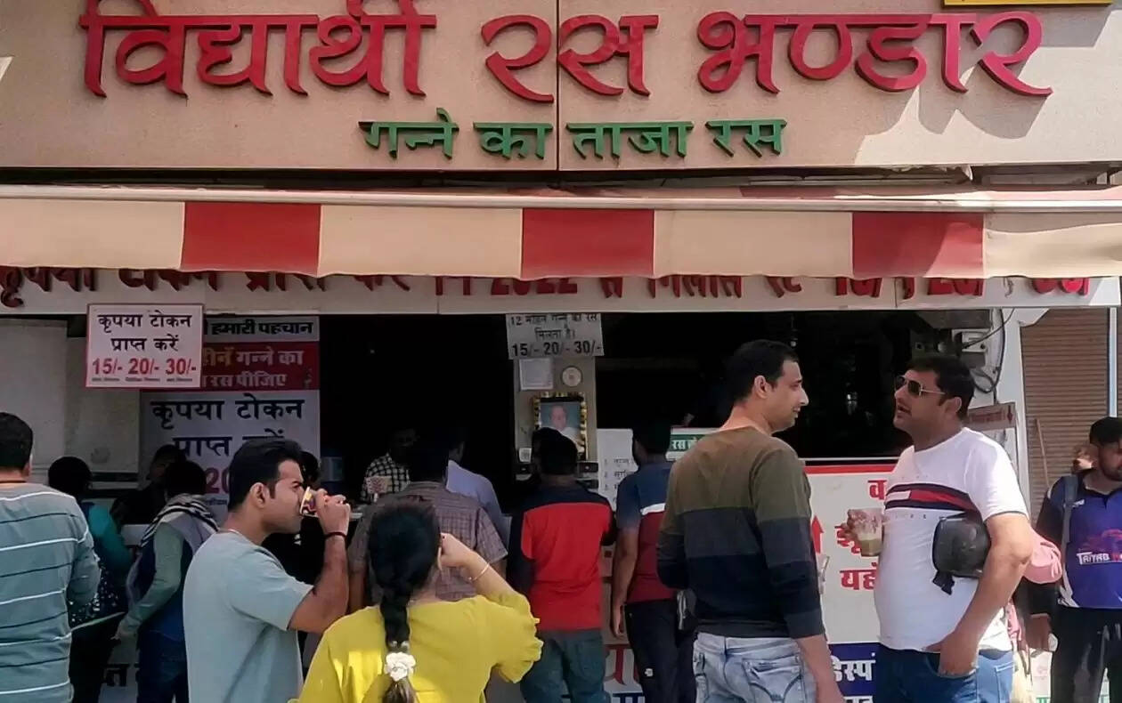 The ideal Sugarcane Juice (Ganne Ka Ras) served at Vidyarthi Ras ...