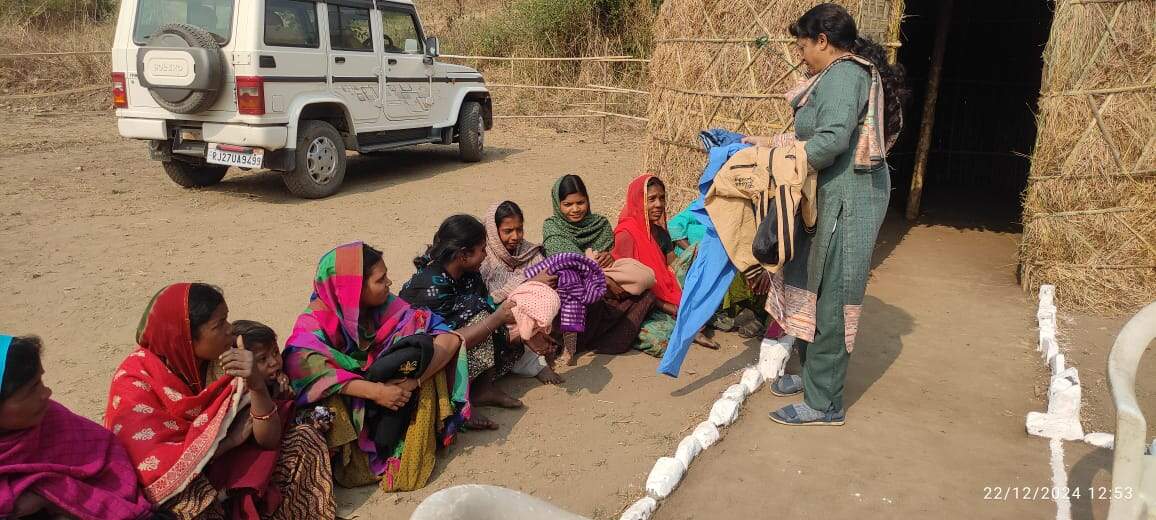Bohra Youth Girls Wing Distributes Ration, Clothes in Village