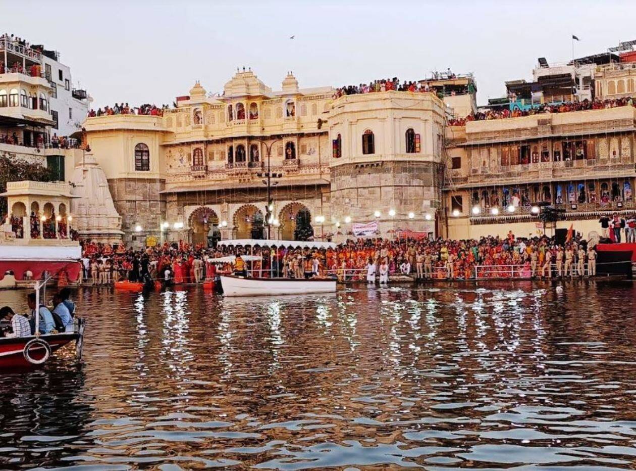 A unique glimpse of Mewars culture with the beauty of lakes