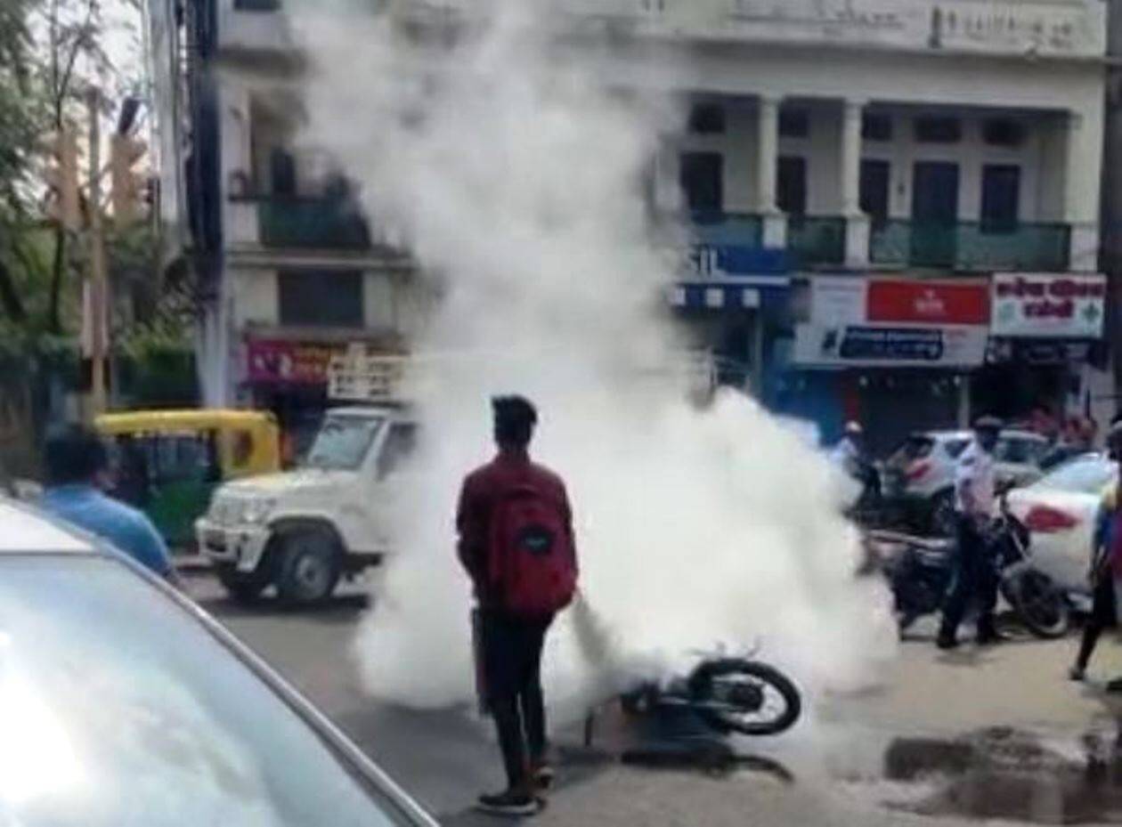 motorcycle caught fire at chetak circle